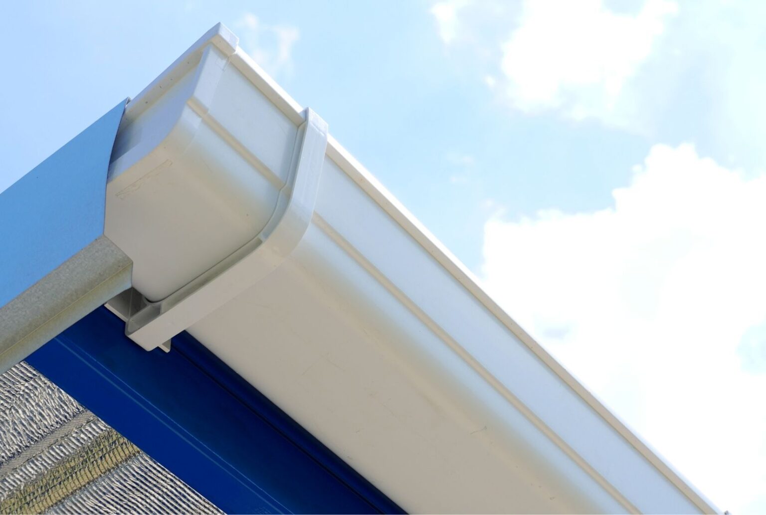 5 Benefits of High-Performance Seamless Gutters | Freeland Painting